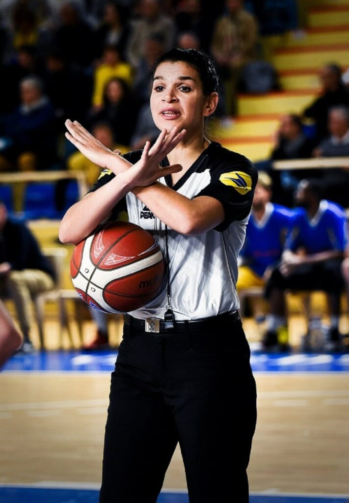 Comprendre les Gestes de l'Arbitre en Basket-ball | Païoun Vallée Basket